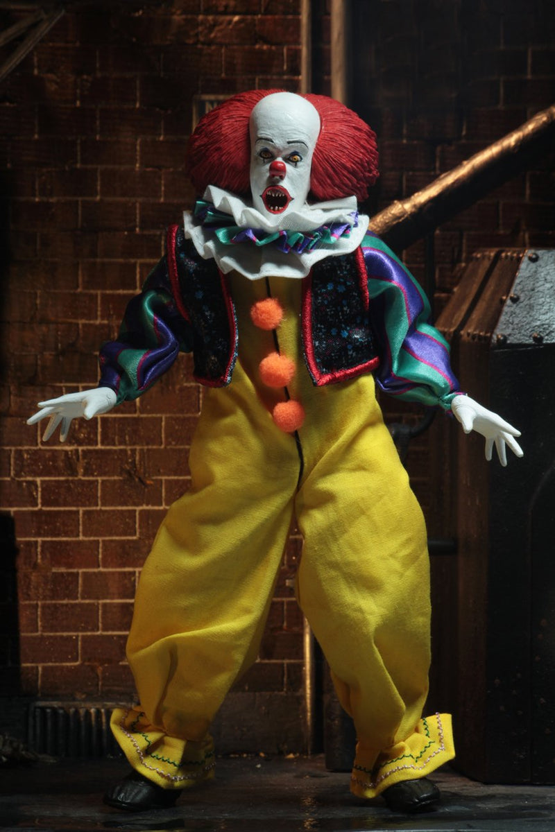 Pennywise - 8" Scale Clothed Action Figure - IT (1990) - NECA Collecti ...